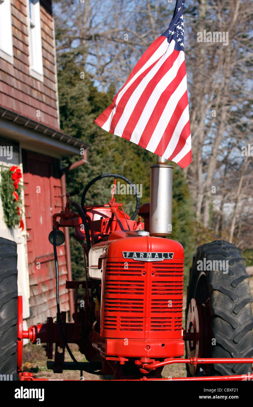 Tractor with flag hi-res stock photography and images - Alamy