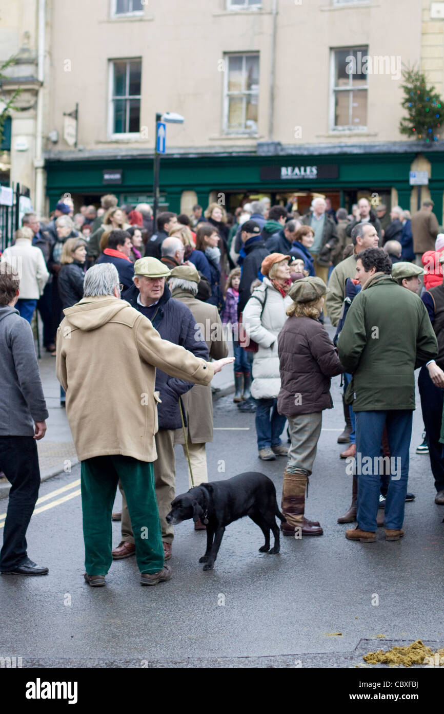 Crowds Gather to watch the traditional boxing day meet by the Heytrop ...
