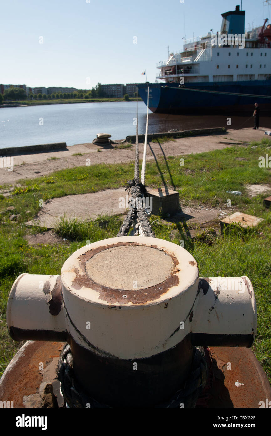 Sailing bollard hi-res stock photography and images - Alamy