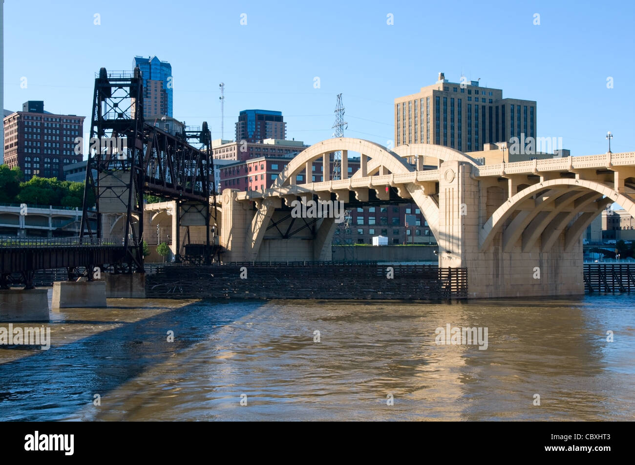 Robert Street multiple-arch bridge and vertical lift bridge spanning ...