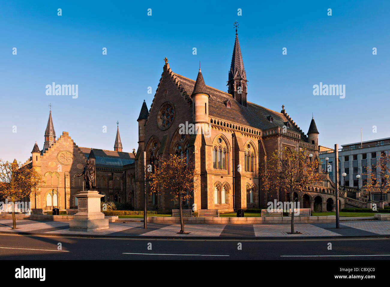 Mcmanus art gallery dundee hi-res stock photography and images - Alamy