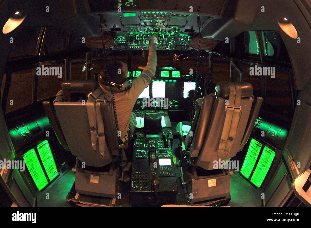 C 130 fuel tank hi-res stock photography and images - Alamy