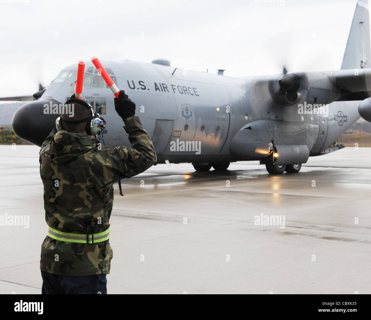 86th aircraft maintenance squadron hi-res stock photography and images ...