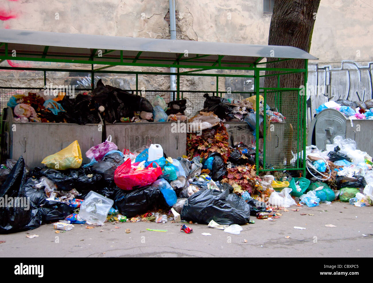 Rusty plastic waste container hi-res stock photography and images - Alamy