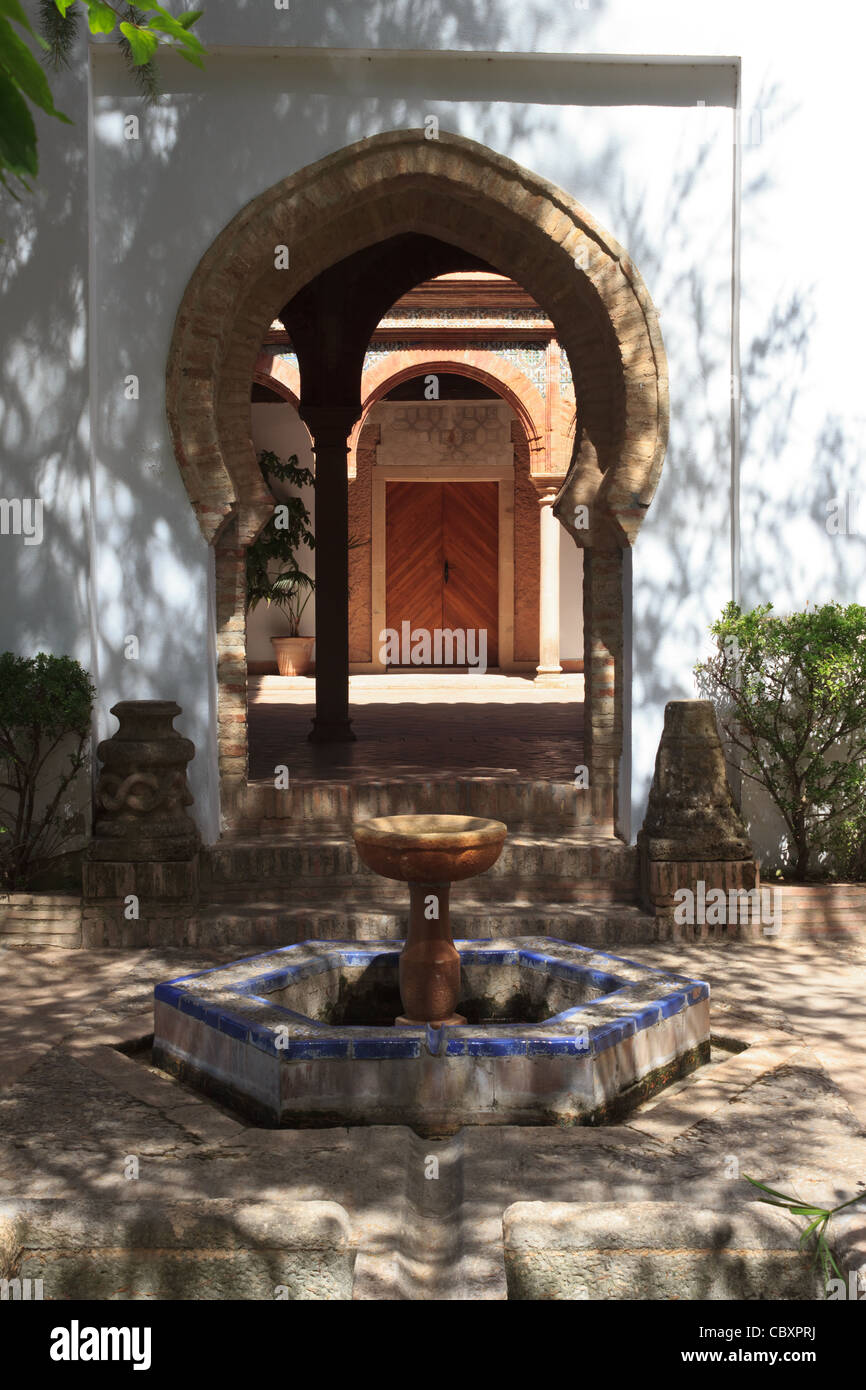 Moorish arch hi-res stock photography and images - Alamy