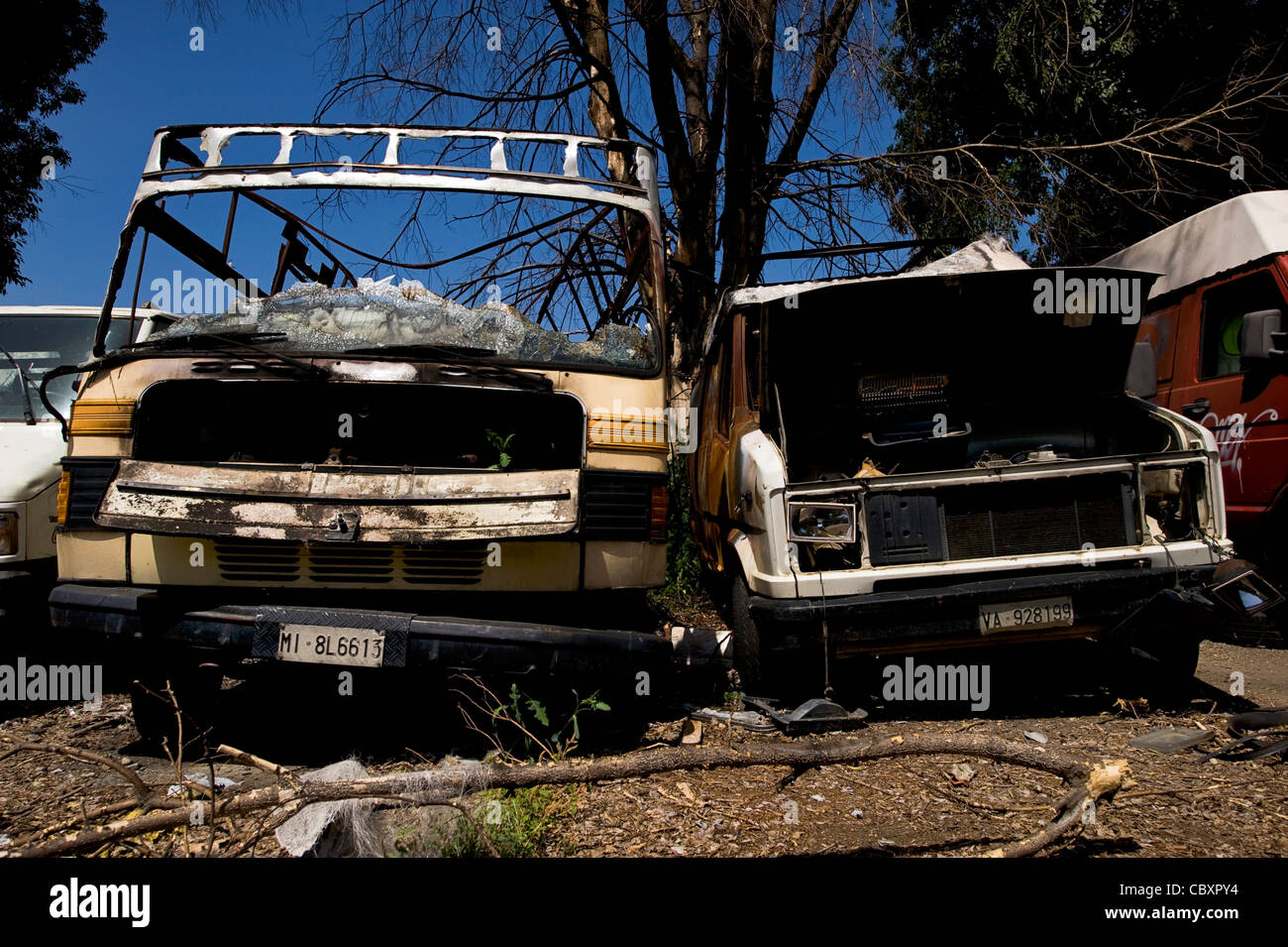 Car scrap yard in milan hi-res stock photography and images - Alamy