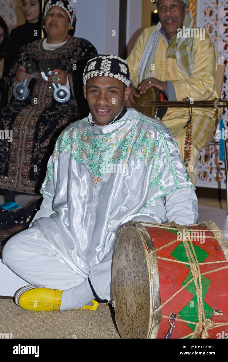 Moroccan Musician in traditional costume Stock Photo - Alamy