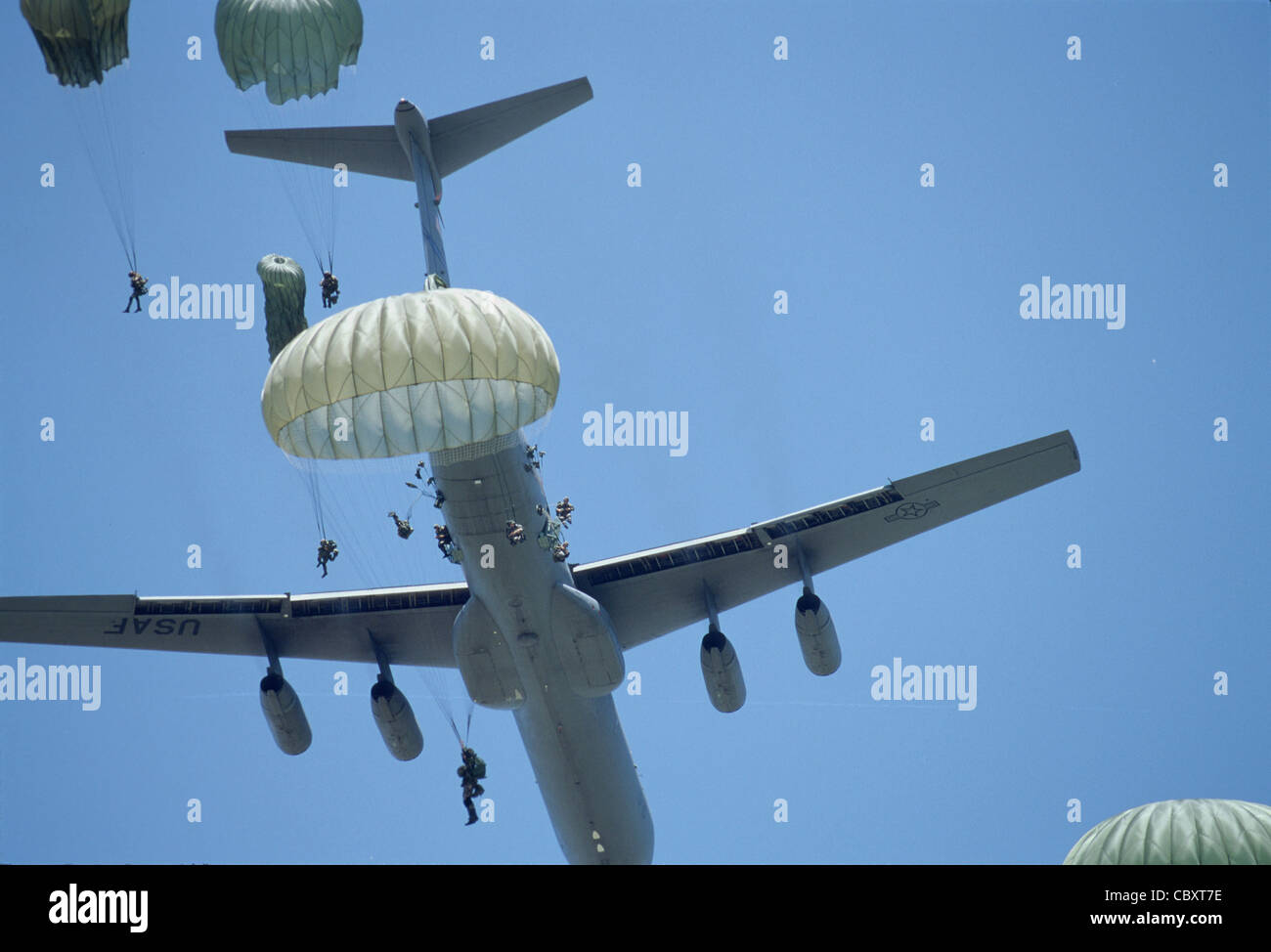 C 141 starlifter aircraft hi-res stock photography and images - Alamy