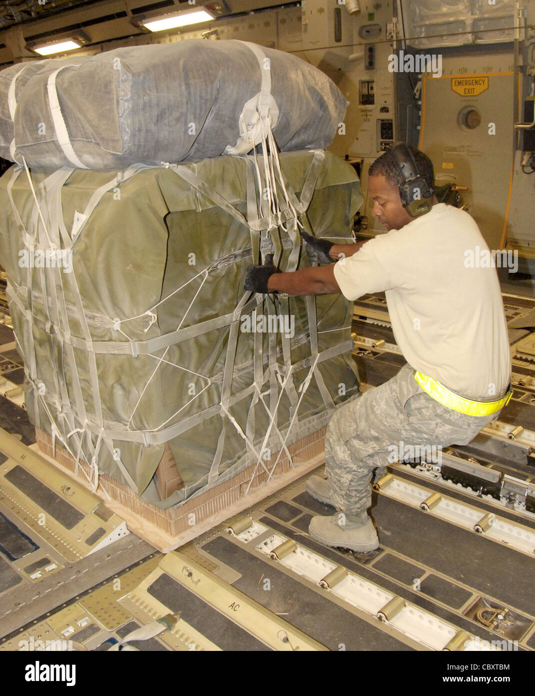 Riggers working hi-res stock photography and images - Alamy