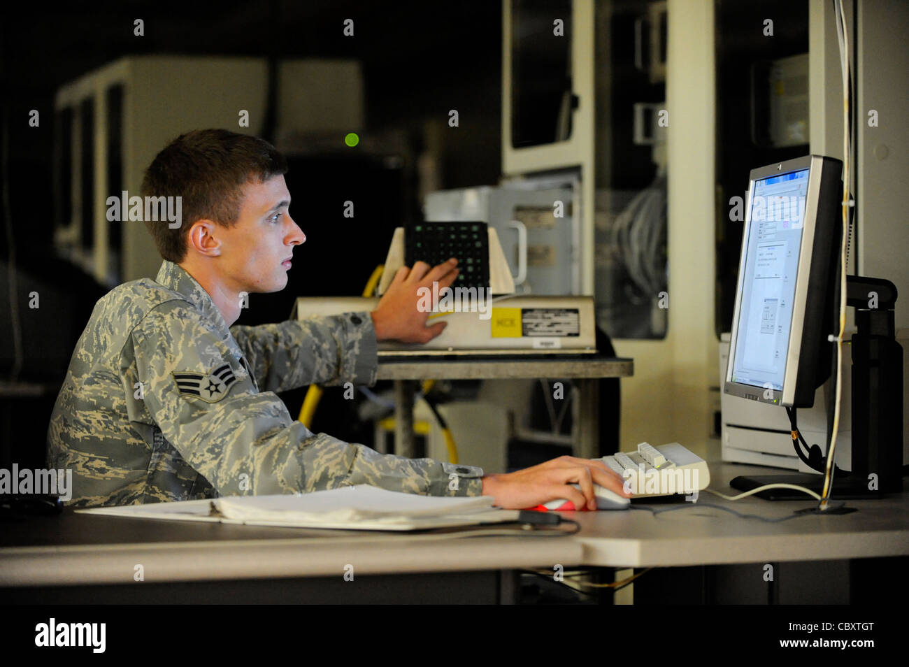 437th aircraft maintenance squadron hi-res stock photography and images ...