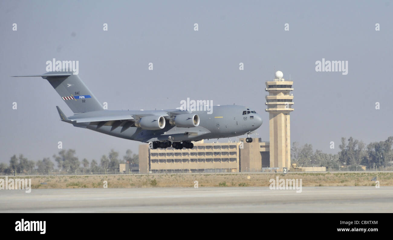 A C-17 Globemaster III from the multinational Heavy Airlift Wing based ...