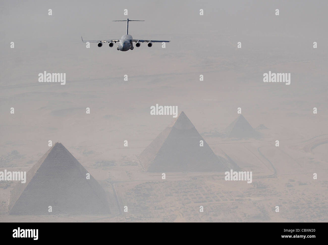 A C-17 Globemaster III flies over the Pyramids of Giza Oct. 15, 2009 ...