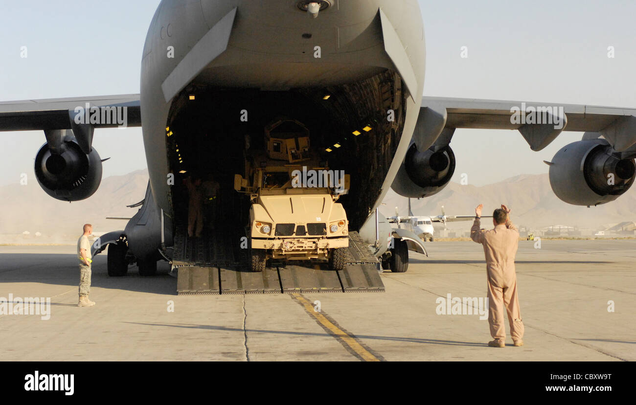 C 17 globemaster iii loadmaster spots the driver of mine resistant hi ...