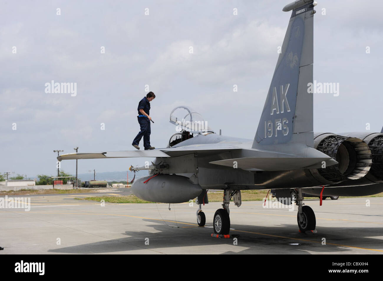 Hawaii sergeant flagg is an f 15 crew chief hi-res stock photography ...