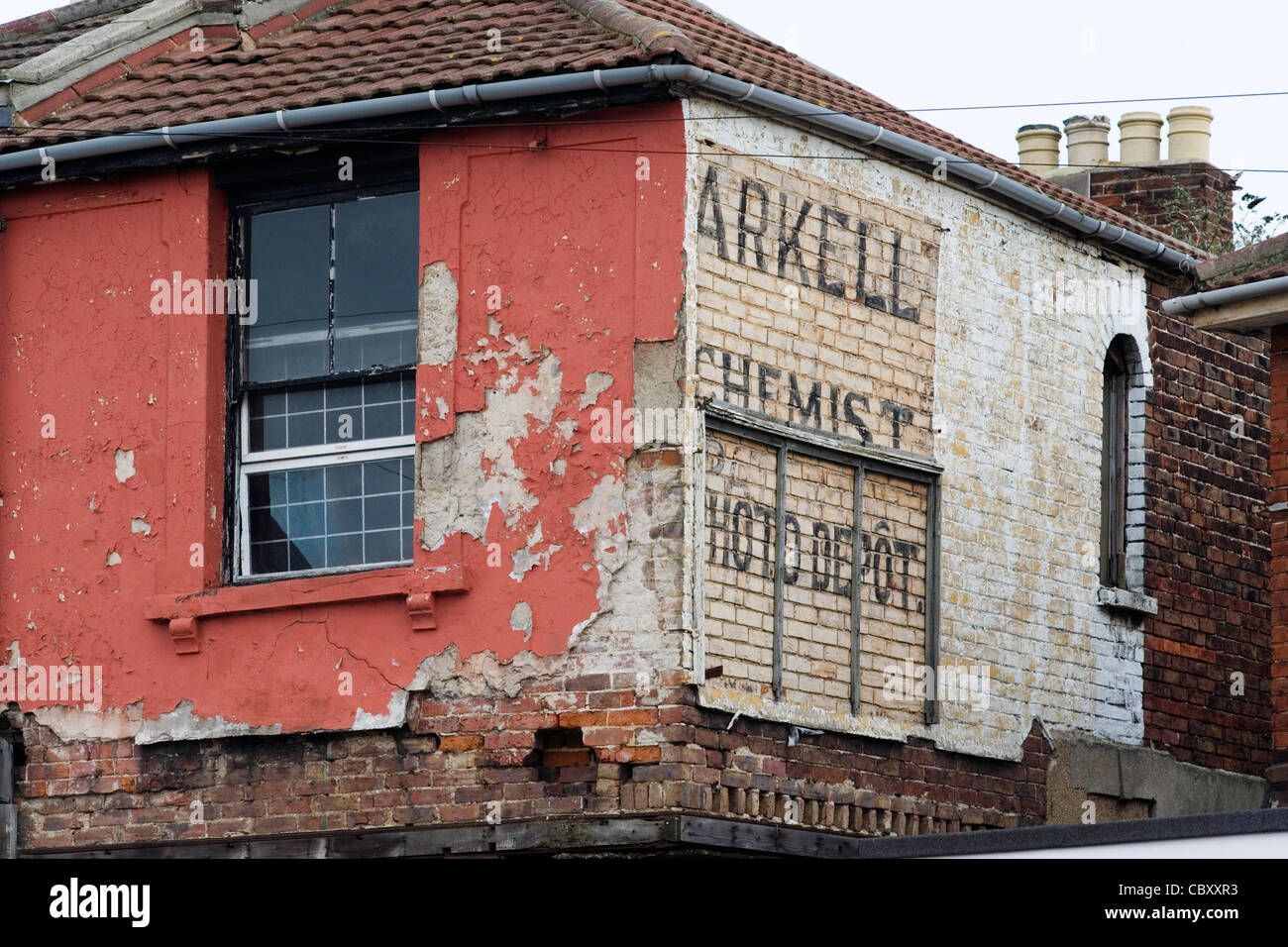 Old corner shop hi-res stock photography and images - Alamy