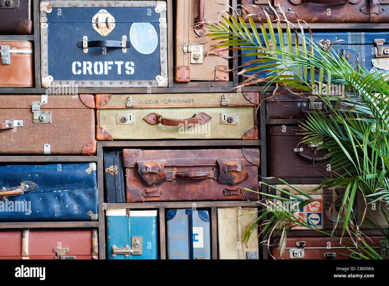 Shipping cases hi-res stock photography and images - Alamy