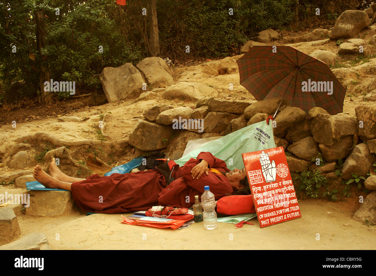 Palmist at Swayambhunath stupa, Kathmandu, Nepal Stock Photo - Alamy