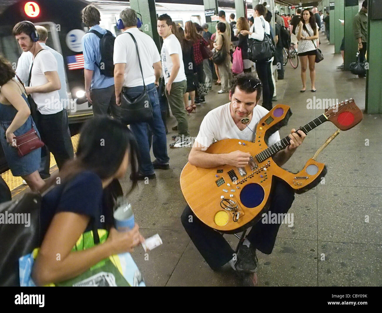 Instrument new york city hi-res stock photography and images - Alamy