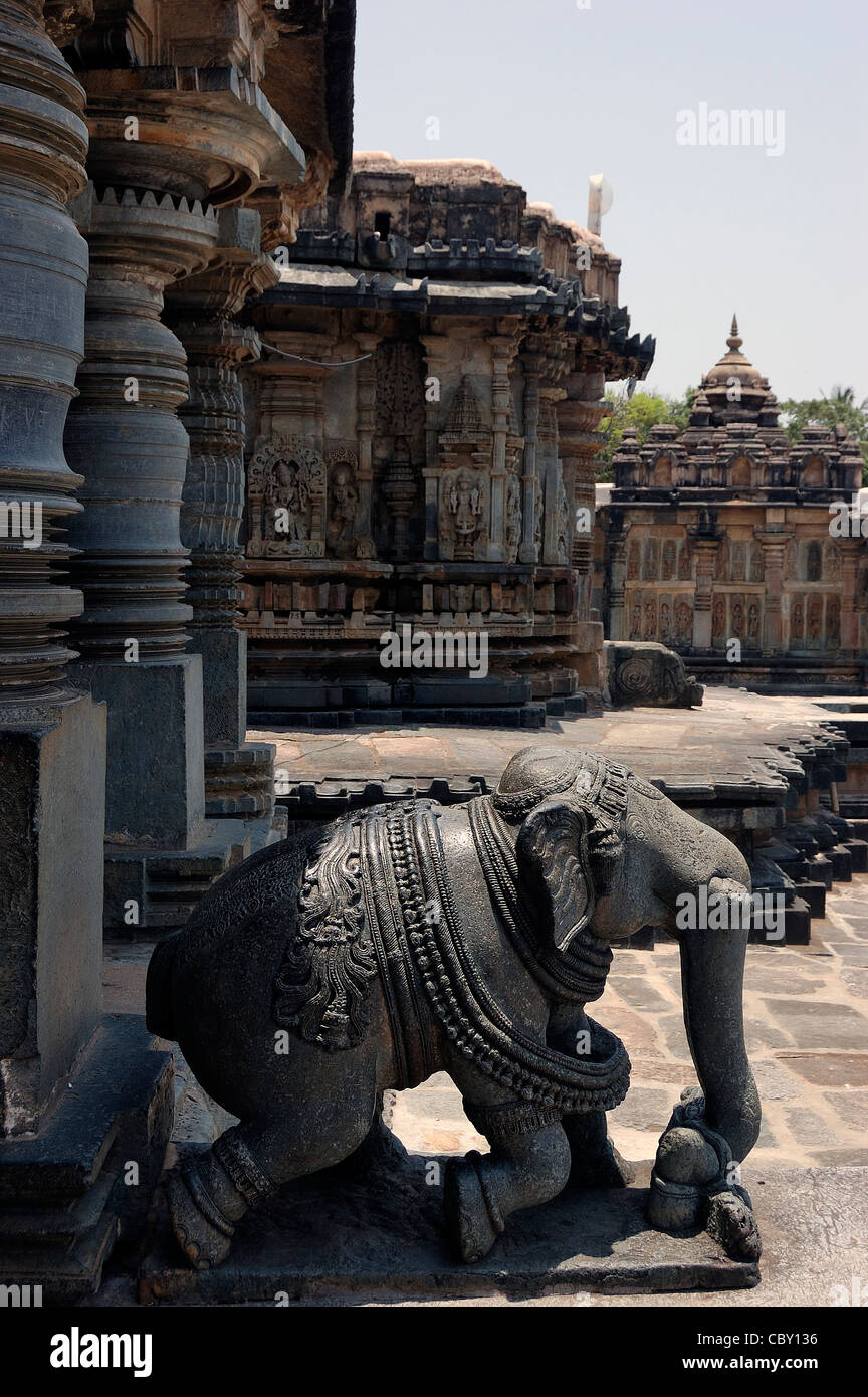 Sculpture belur temple hi-res stock photography and images - Alamy