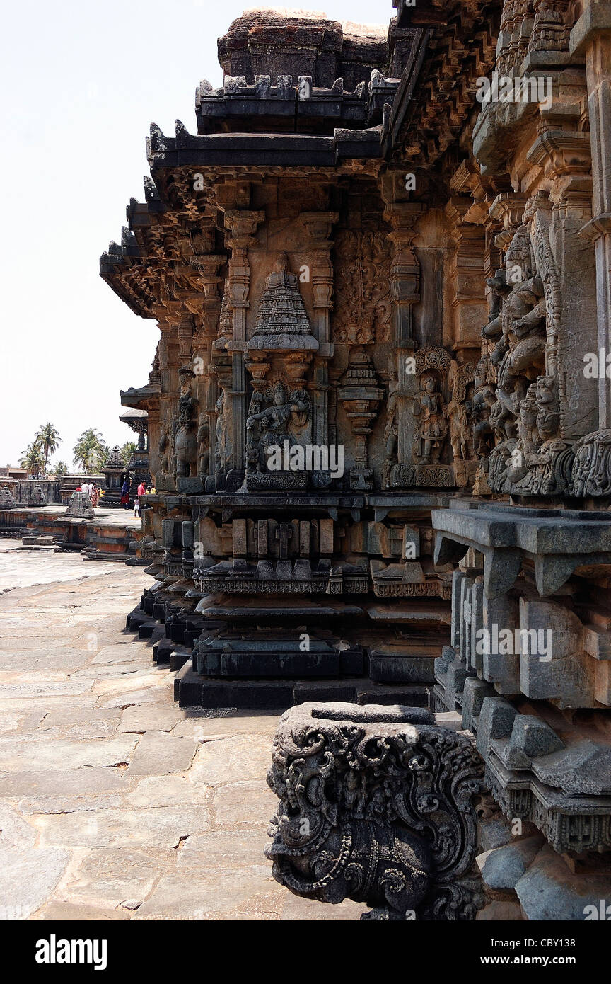 Sculpture belur temple hi-res stock photography and images - Alamy
