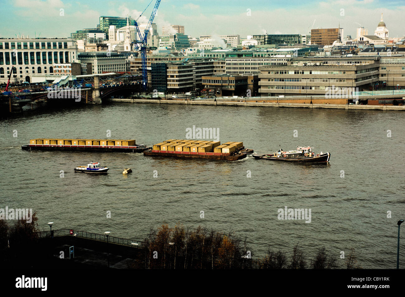 River thames tugboat hi-res stock photography and images - Alamy