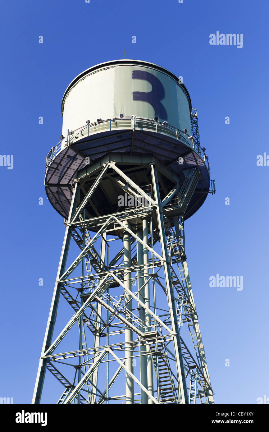 Steel girder tower hi-res stock photography and images - Alamy