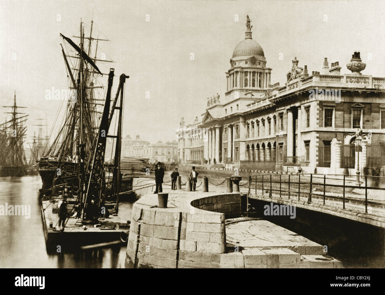 Custom house quays hi-res stock photography and images - Alamy