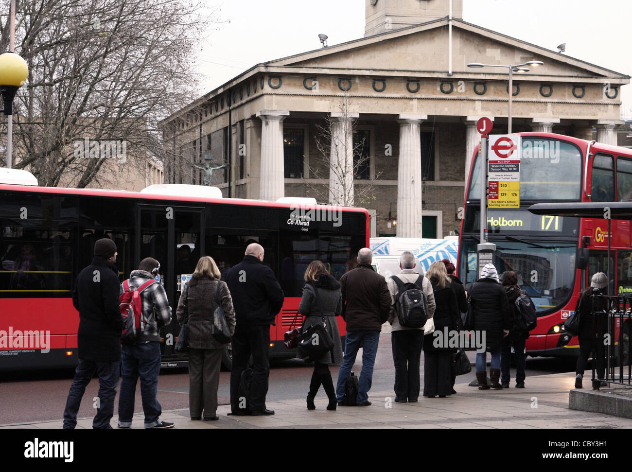 Queue people bus buses hi-res stock photography and images - Alamy