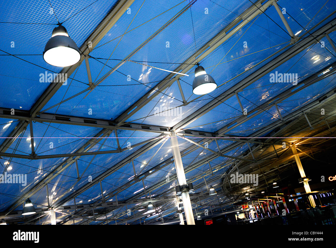 The ceiling of the Piccadilly train station in Manchester Stock Photo ...