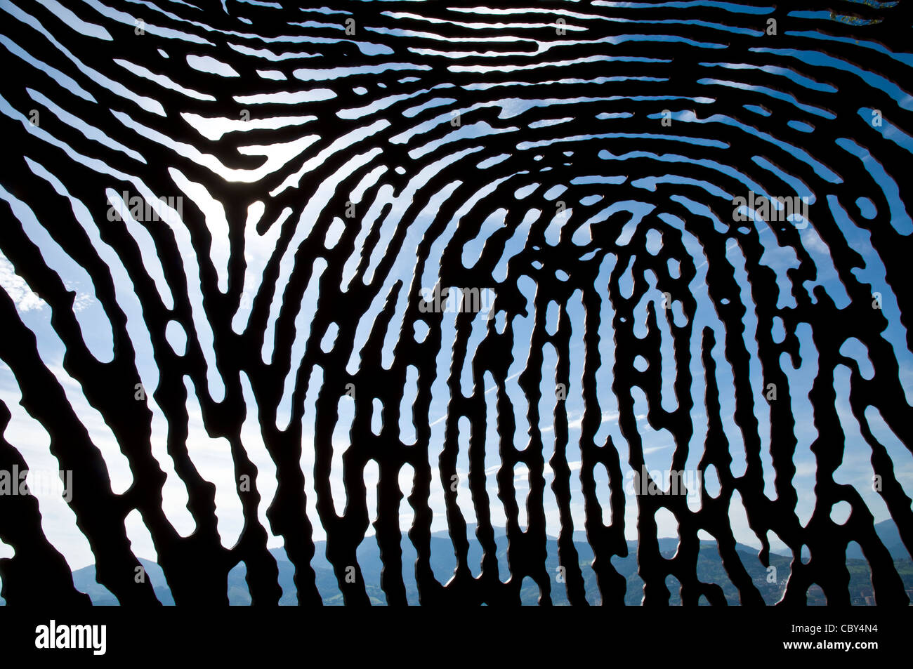 Metal fingerprint sculpture, art of the sculptor Juanjo Novella on ...