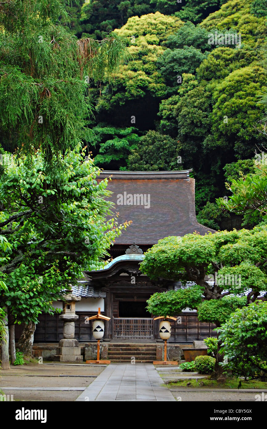 Shrine, Engaku-ji Temple, Kamakura, Japan Stock Photo - Alamy