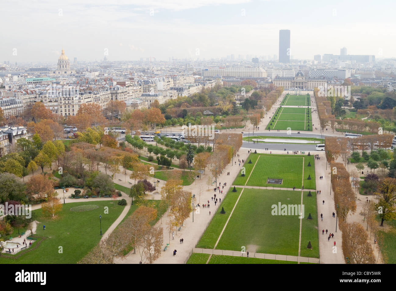 The Park Du Champ De Mars beneath the Eiffel tower, Paris Stock Photo ...