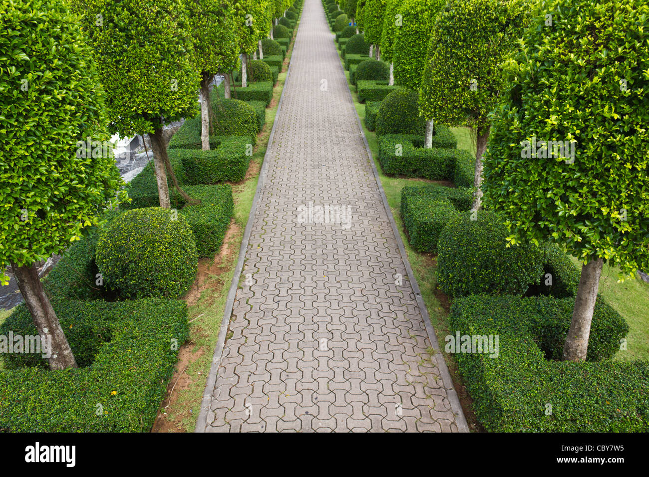 Pavement made of stone in beautiful garden Stock Photo - Alamy