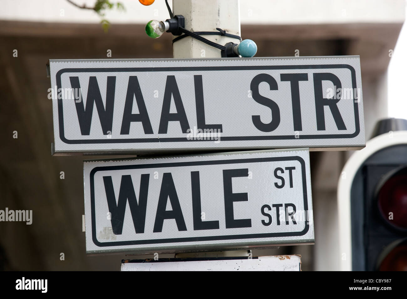 Cape Town: street signs in English & Afrikaans Stock Photo - Alamy
