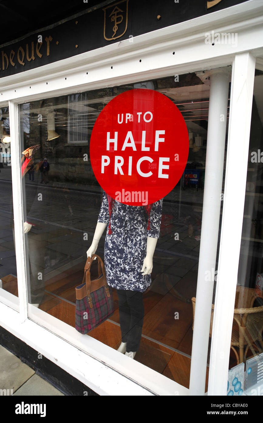 Shop window posters hi-res stock photography and images - Alamy