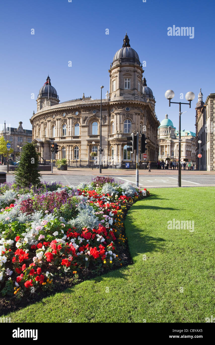 The Maritime Museum and Queens Gardens, Hull, East Yorkshire Stock ...