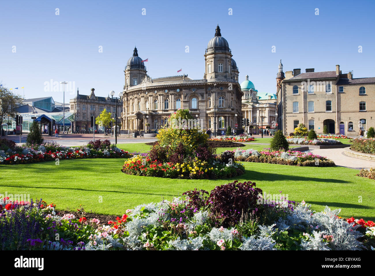 The Maritime Museum and Queens Gardens, Hull, East Yorkshire Stock ...
