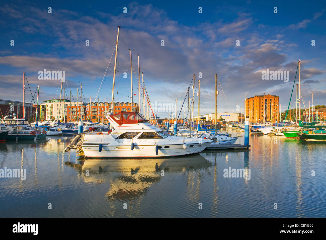 Boats moored in Hull Marina, Hull, East Yorkshire Stock Photo - Alamy