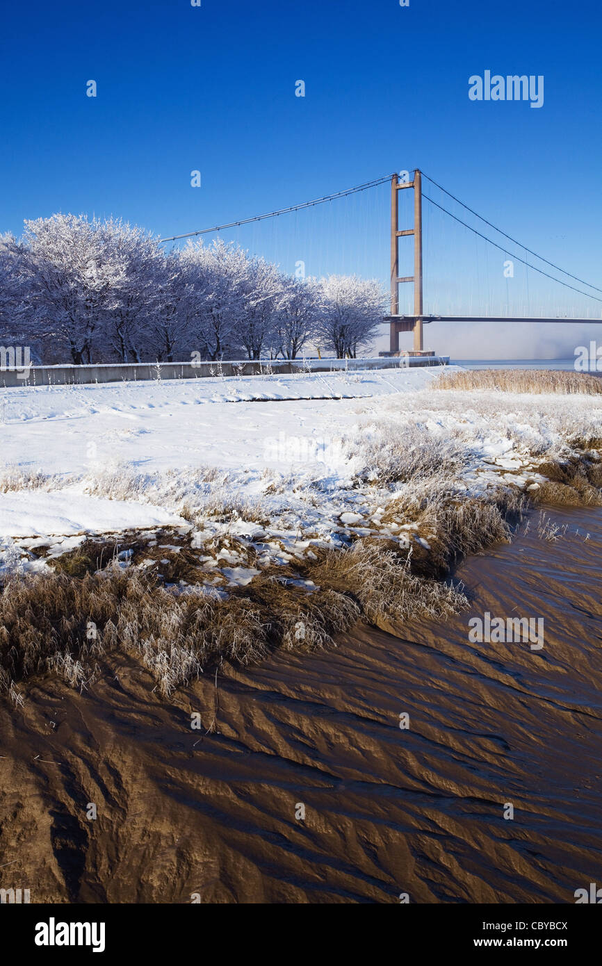 Humber river bridge mist hi-res stock photography and images - Alamy