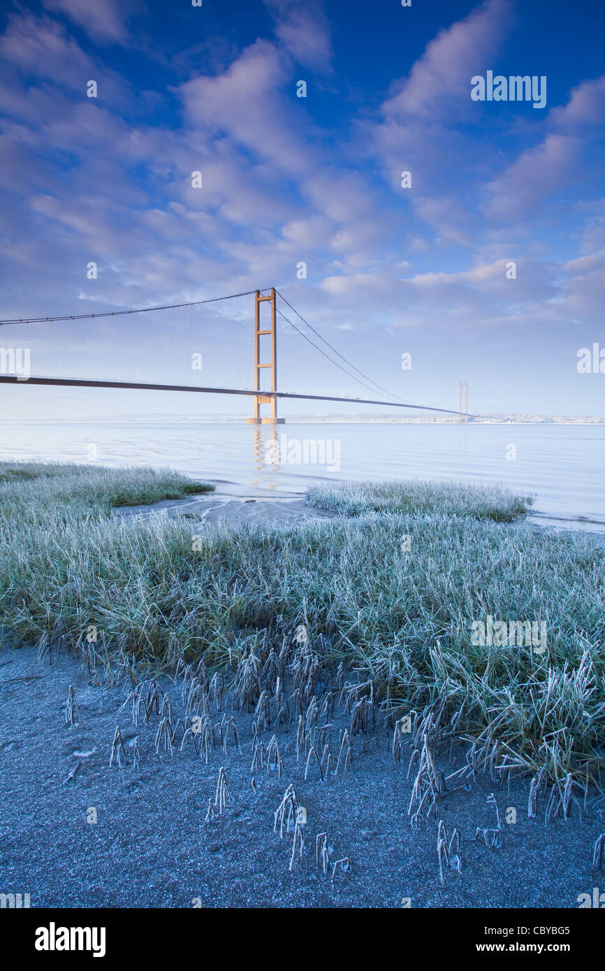 Humber river bridge mist hi-res stock photography and images - Alamy