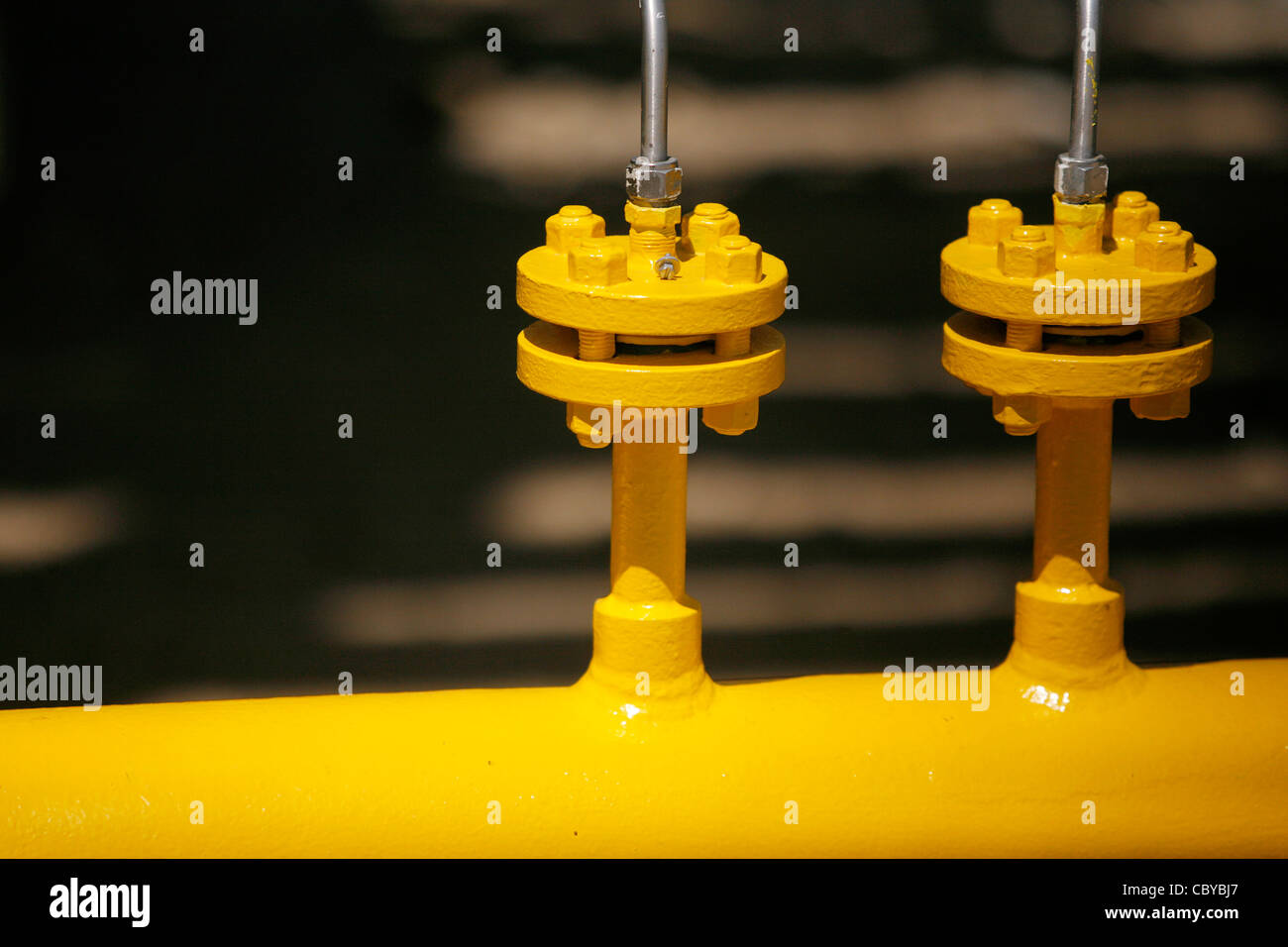 Pressure screws hi-res stock photography and images - Alamy