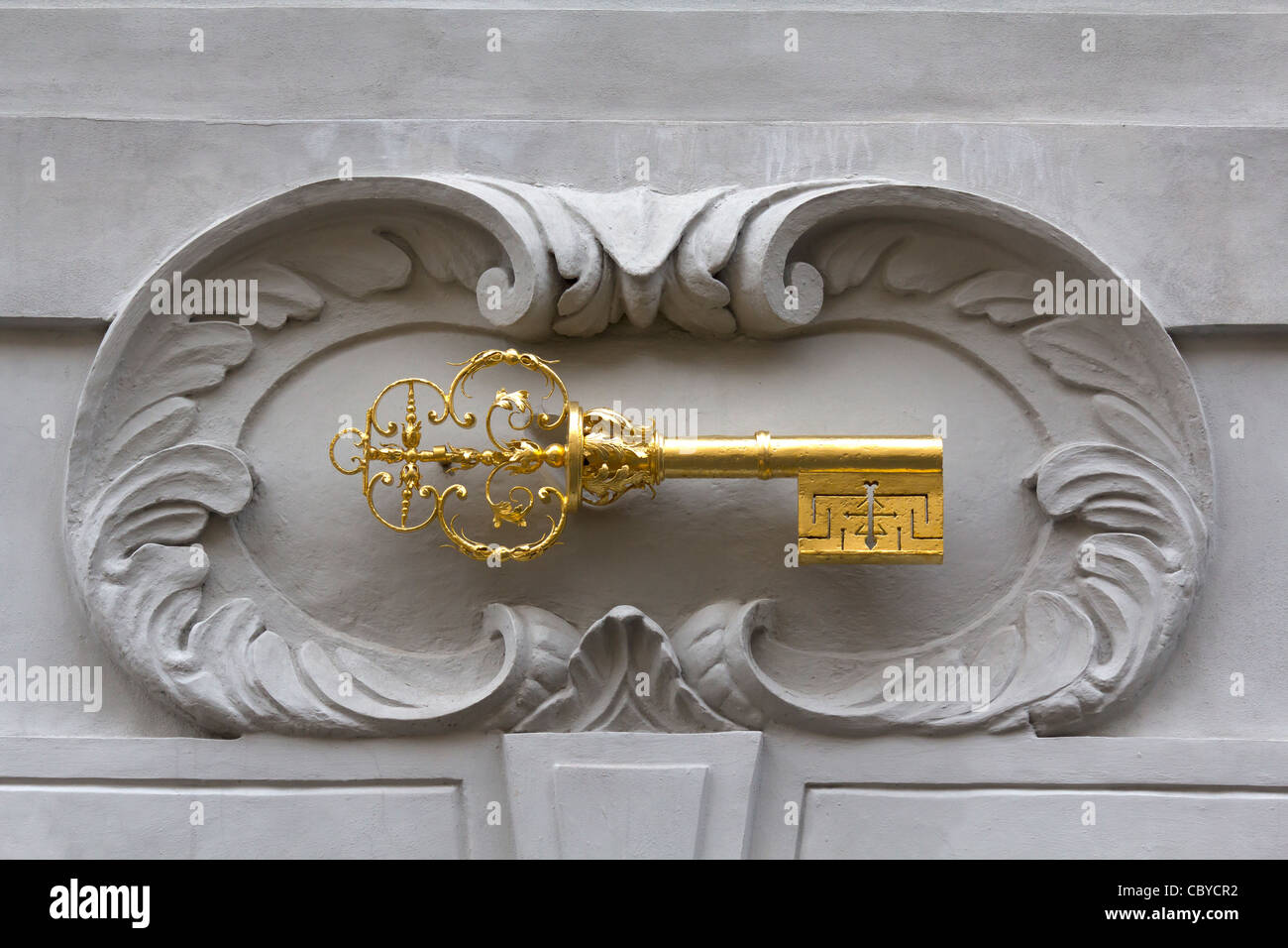 Golden key hi-res stock photography and images - Alamy