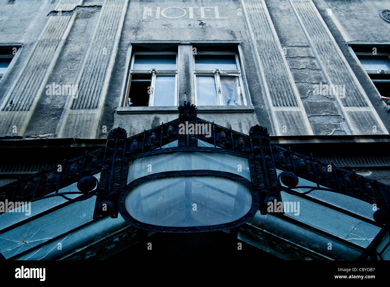 Run down hotel hi-res stock photography and images - Alamy