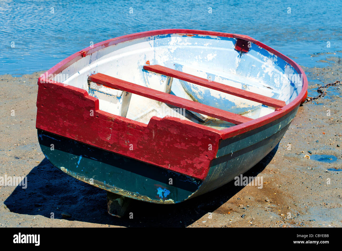 Beached rowing boat hi-res stock photography and images - Alamy