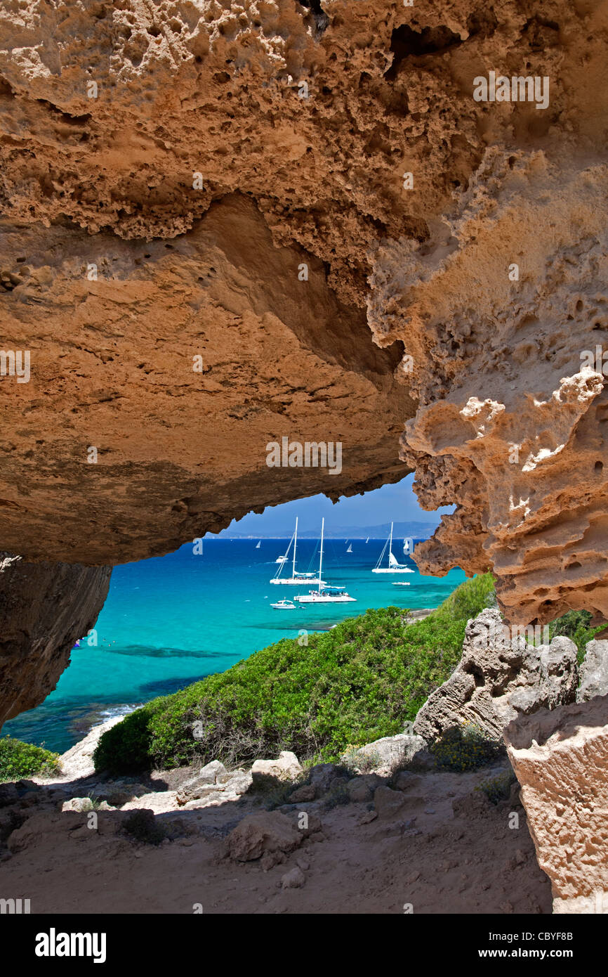 Natural bridge mallorca sea scenic hi-res stock photography and images ...