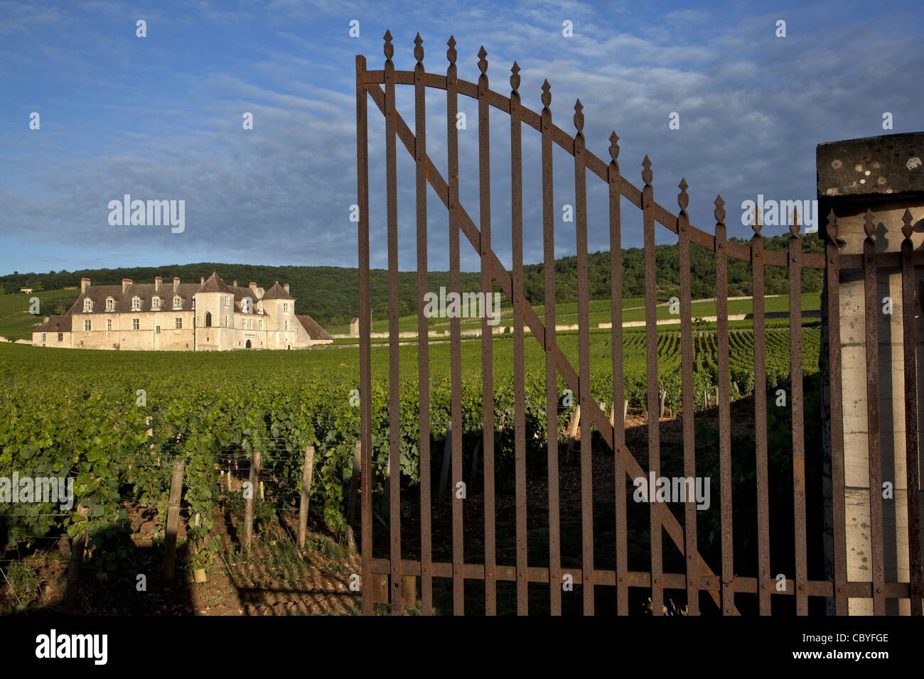 Knights fold hi-res stock photography and images - Alamy