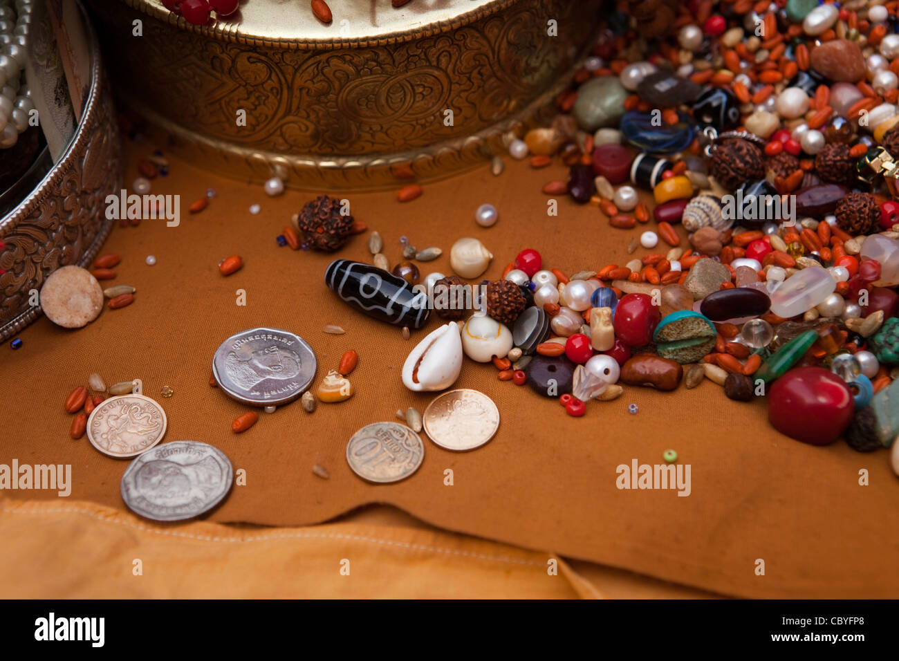 Indian shell beads hi-res stock photography and images - Alamy