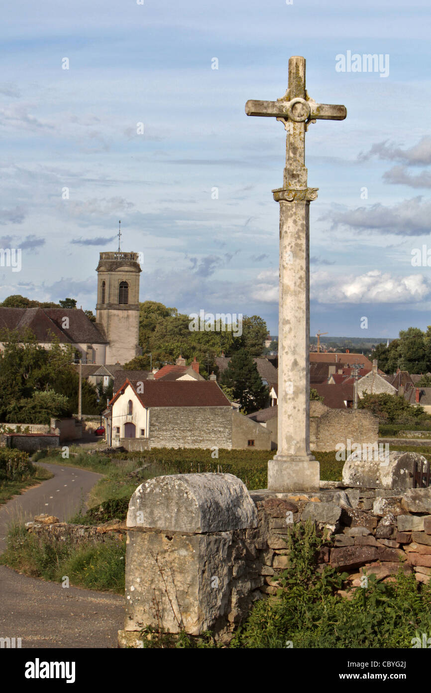 ROADSIDE CROSS NEAR THE VINEYARDS, VILLAGE OF POMMARD, BURGUNDY WINE ...