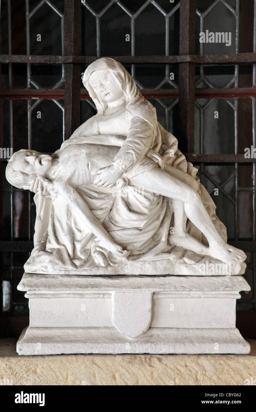Sculpted pieta hi-res stock photography and images - Alamy