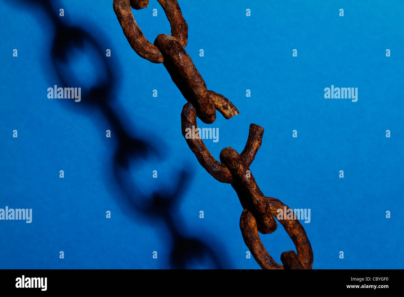 Chain with missing link Stock Photo - Alamy
